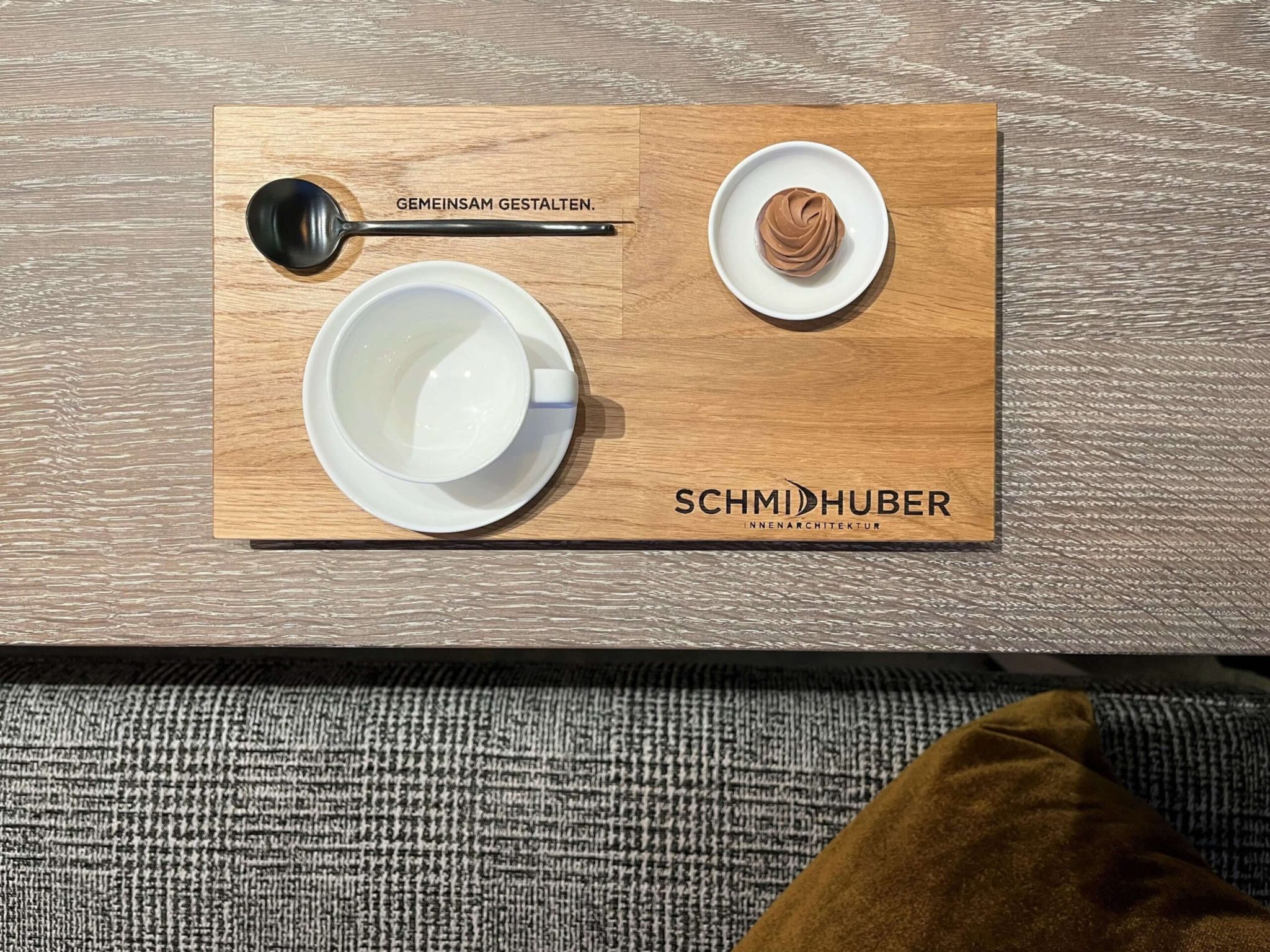 Schmidhuber Kaffeebrett - SCHMIDHUBER RAUM